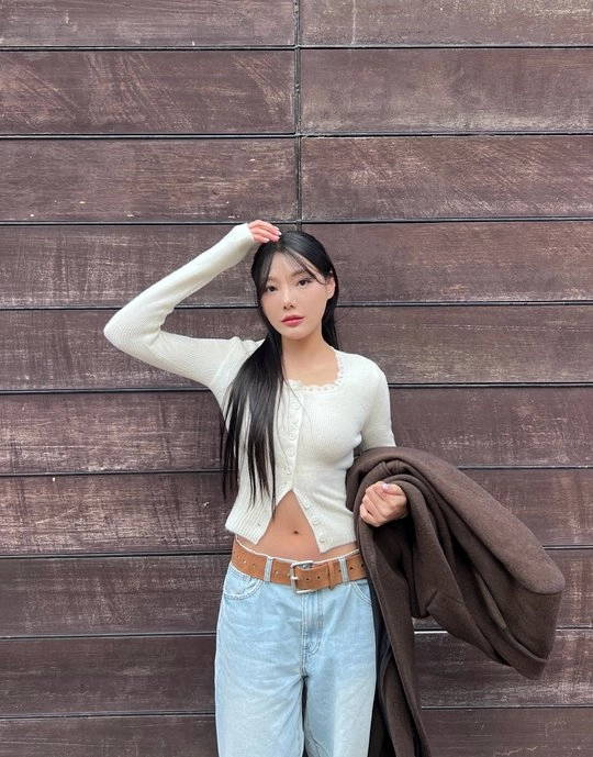 [Influencer pick] Beylin Lace-Accent Wool Knit Cardigan | ファッション通販サイト NUGU